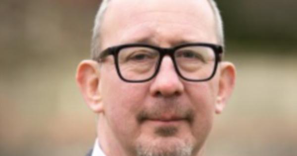 Headmaster To Step Down In 2019 After 15 Years Henley Standard headmaster-to-step-down-in-2019-after-15-years-henley-standard