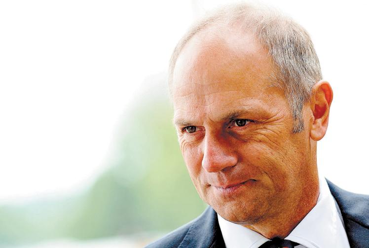 Sir Steve Redgrave demands end to River Thames sewage 'pollution for ...